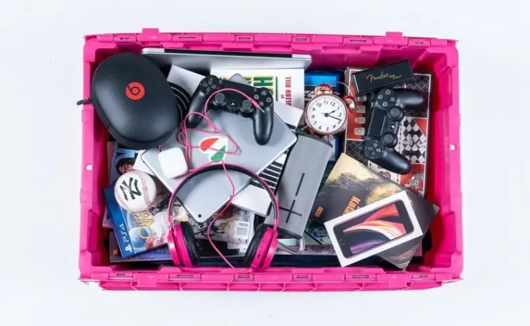 Rent plastic moving boxes NYC | Piece of Cake Moving & Storage